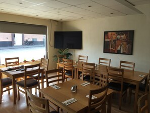 Pequenos-almoços, almoços e jantares servidos 