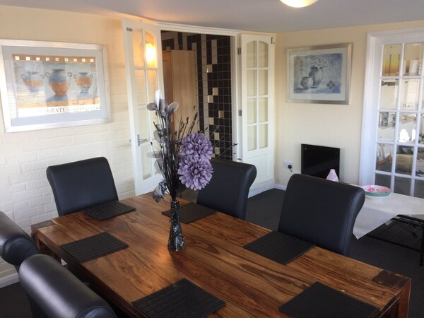 Hogwarts Bed And Continental Breakfast - England