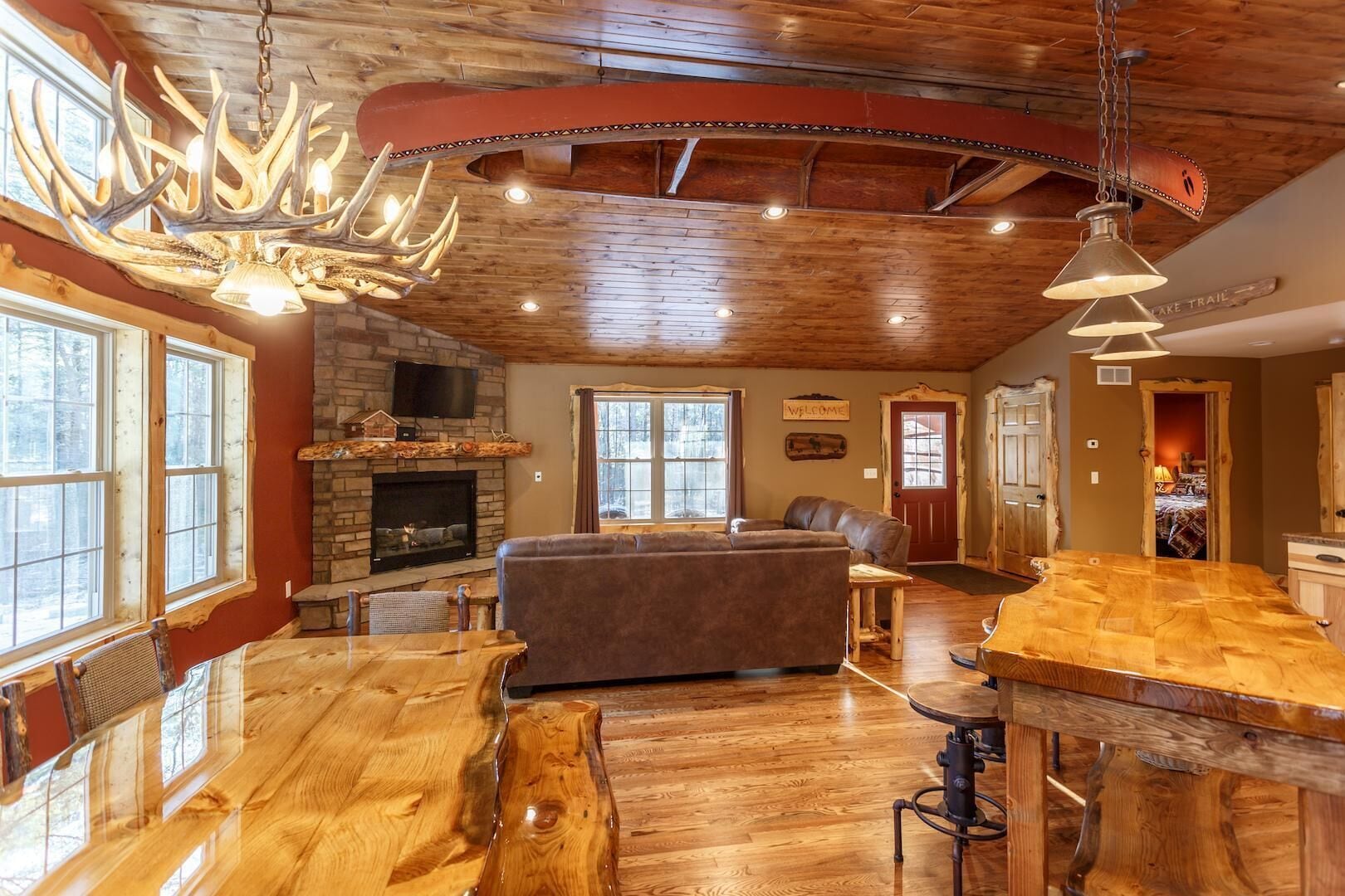 The Beautiful Whitetail Ridge-luxury 5br Cabin, Just Minutes From Downtown - Wisconsin Dells, WI