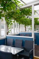 Quarto duplo, suíte | Banheiro | Toalhas de banho, sabonete, papel higiênico 