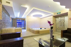 Sauna, banheira de hidromassagem, banho turco, tratamentos corporais 