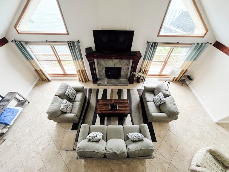 Lake Front Home Con 3 Master Suites - Camdenton, MO