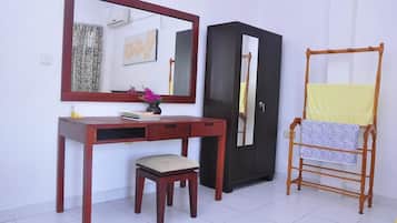 Duplex, vista para a cidade, ao lado da praia | Comodidades do quarto