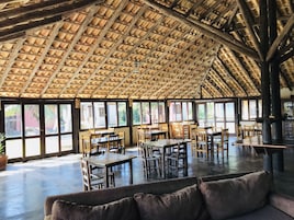 Área de estar no saguão