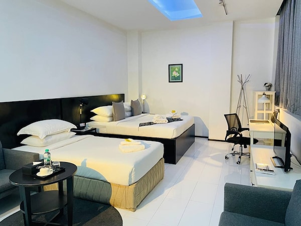 ヤマ ホテル & ルーフトップ バー - ヤンゴン