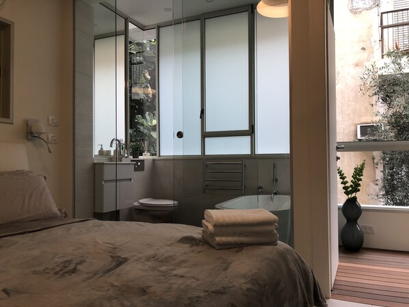 Apartamento luxo, 3 quartos | Área de estar | TV de tela plana