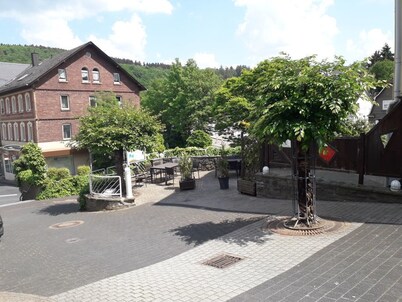 City Hotel