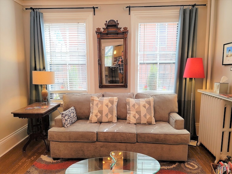 Special!!excellent, Sunny! Duplex!! Pvt! Condo! 1.5 Miles To Center - Dorchester, MA