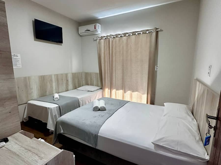 Minibar, Wi-fi grátis, roupa de cama fornecida