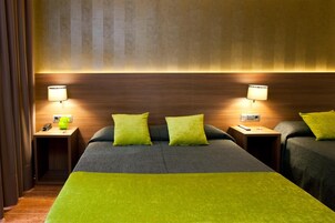 Cofre no quarto, secretária, Wi-fi grátis, roupa de cama fornecida