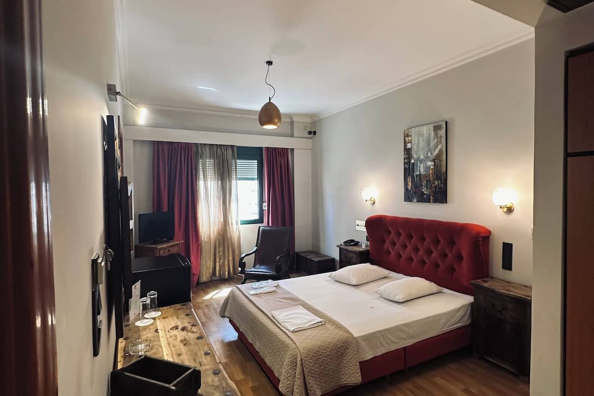 Quarto Duplo Deluxe | Ferro/tábua de engomar, Wi-fi grátis, roupa de cama fornecida 