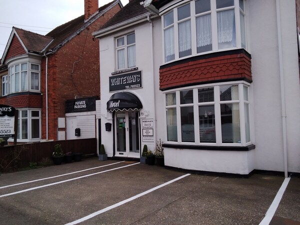 Whiteways Hotel - Skegness