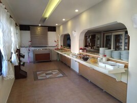 Pequenos-almoços, almoços, jantares servidos, cozinha turca 