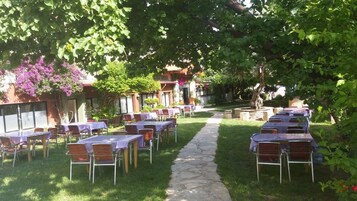 Café da manhã, almoço e jantar; culinária turca 