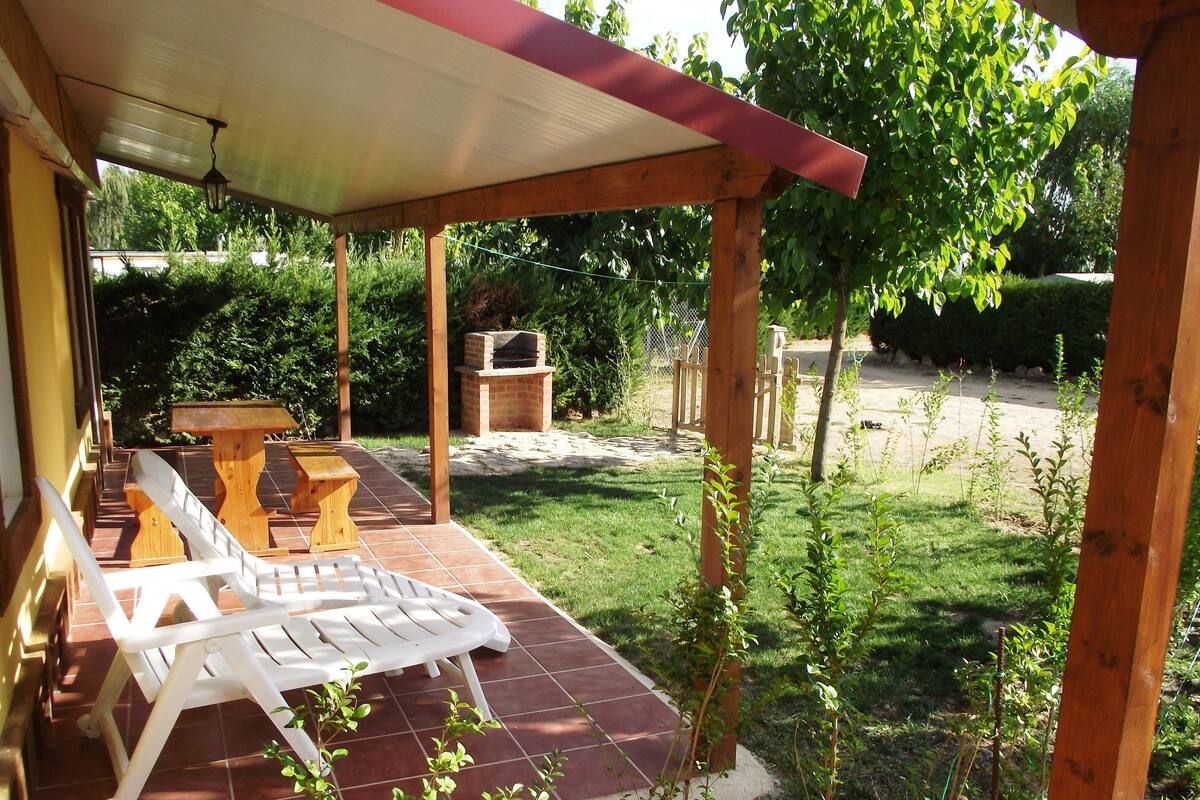 Bungalow, 2 quartos | Terraço/pátio interior