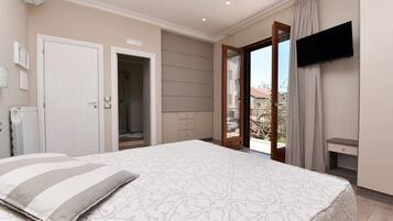 Quarto Superior | Roupa hipoalergénica, secretária