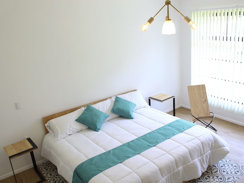 Amplia Habitación Deluxe King -Lila&co - Guerrero