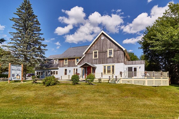 Auberge De La Tour Et Spa - New England