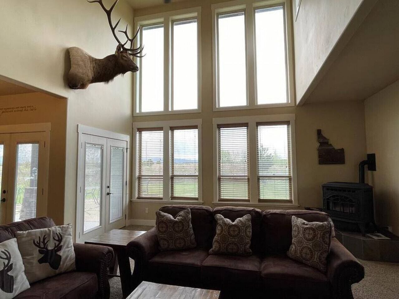 Gorgeous 5+ Bedroom Home W/ Hot Tub, Near Tamarack - Donnelly, ID