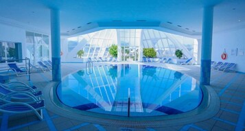 Piscina interior, piscina exterior