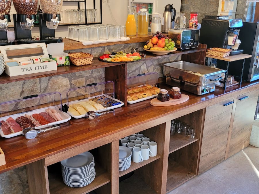 Pequeno-almoço continental diário (17 EUR por pessoa)