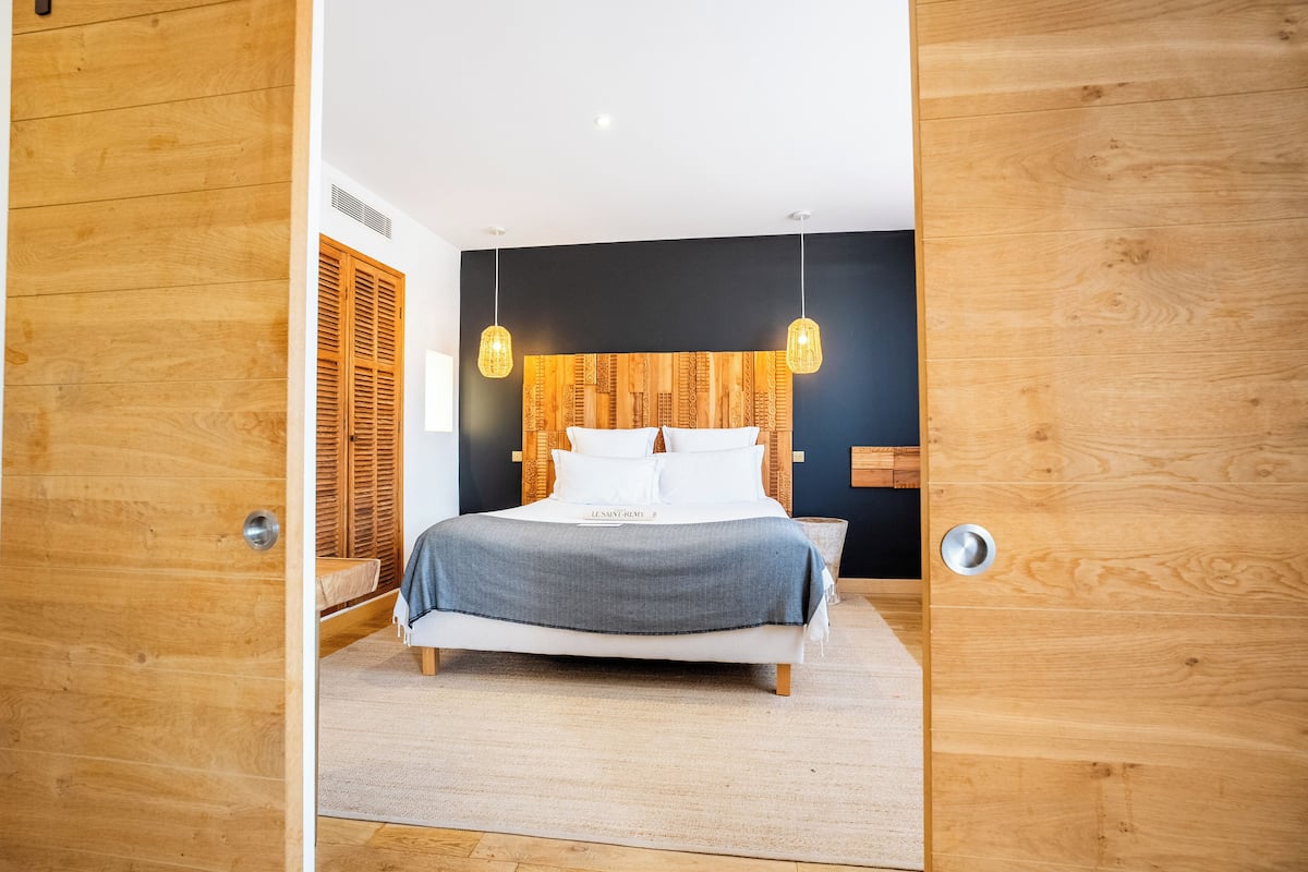 Suite de Luxo | Roupa de alta qualidade, minibar, cofre no quarto