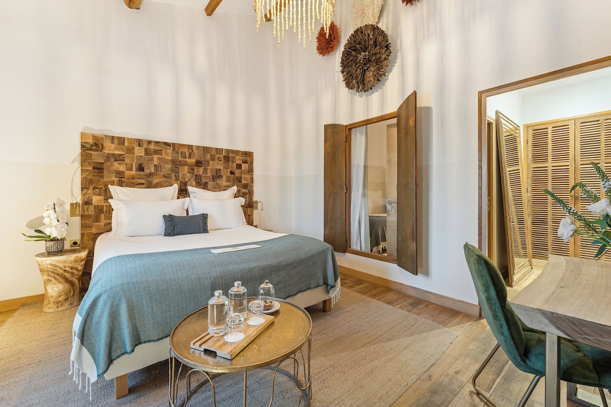 Suite Familiar | Roupa de alta qualidade, minibar, cofre no quarto