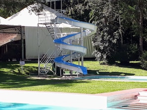 Escorrega aquático