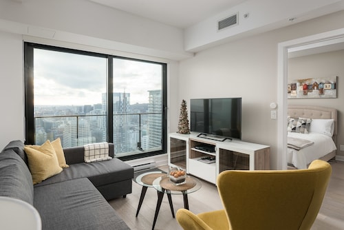 Luxury Home In Downtown Montreal - 