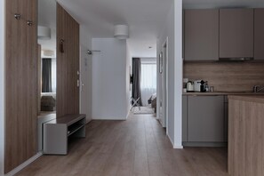 Geladeira, fogão, cooktop, lava-louças