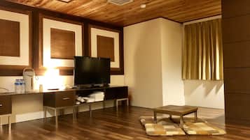 Quarto Quádruplo Standard | 1 quarto, cortinas/cortinados opacos, Wi-fi grátis