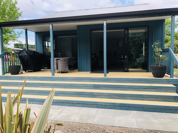 Lawn Cottages - Clive