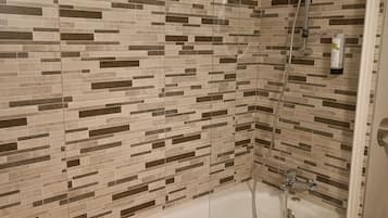 Quarto Duplo Comfort | Casa de banho | Toalhas fornecidas