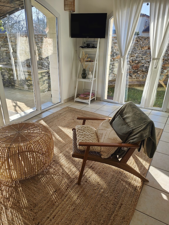 Sunny Holiday In The Quiet Countryside With Pool. - Lot