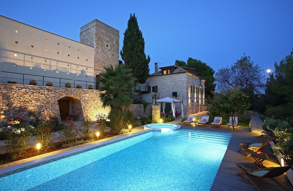 Authentic Villa With Private Pool In Secluded Countryside - Vis