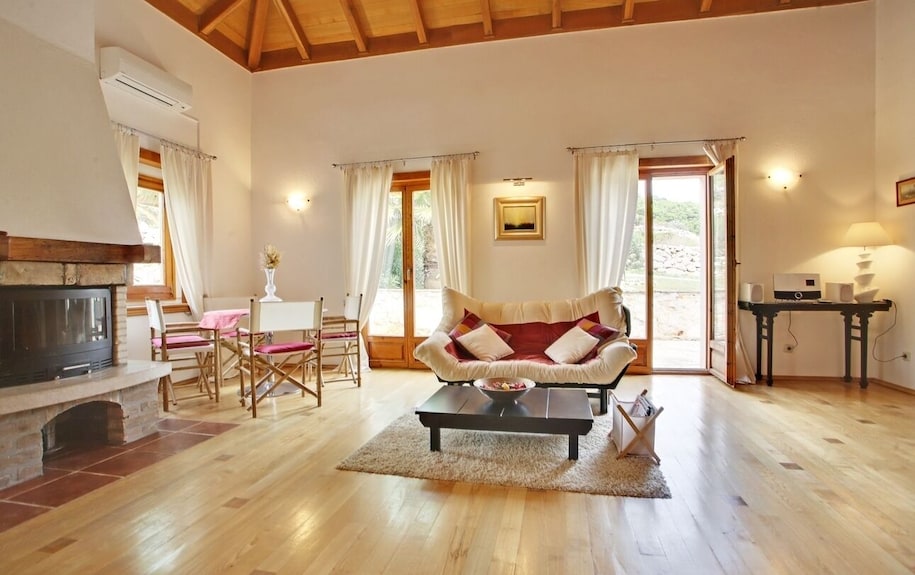 Authentic Villa With Private Pool In Secluded Countryside - Vis