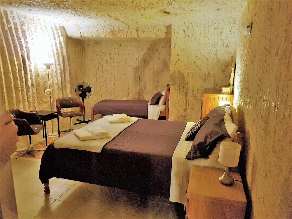 Undergound Gem - Apartment, Unique Experience, Spacious, Pet Friendly - Coober Pedy