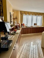 Pequeno-almoço tipo buffet diário incluído 