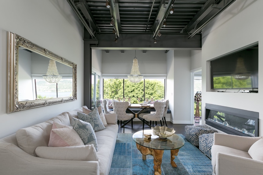 Designer Penthouse - Downtown Waterfront! - Kelowna