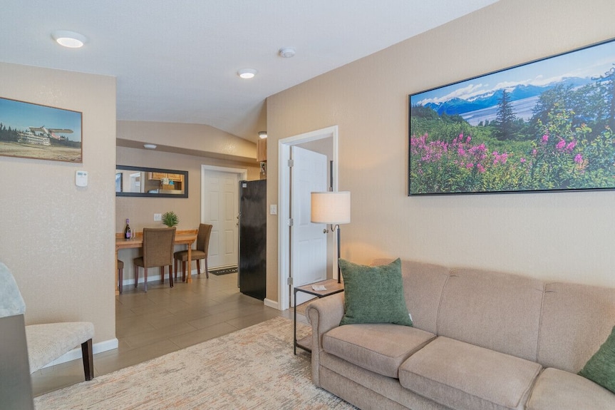 Luxury Riverside Chena River House River Suite - Alaska