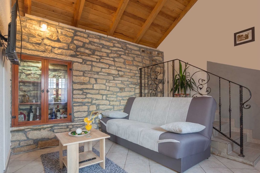Natursteinfinca Irena Mit Pool Auf Großem Grundstück - Kroatien