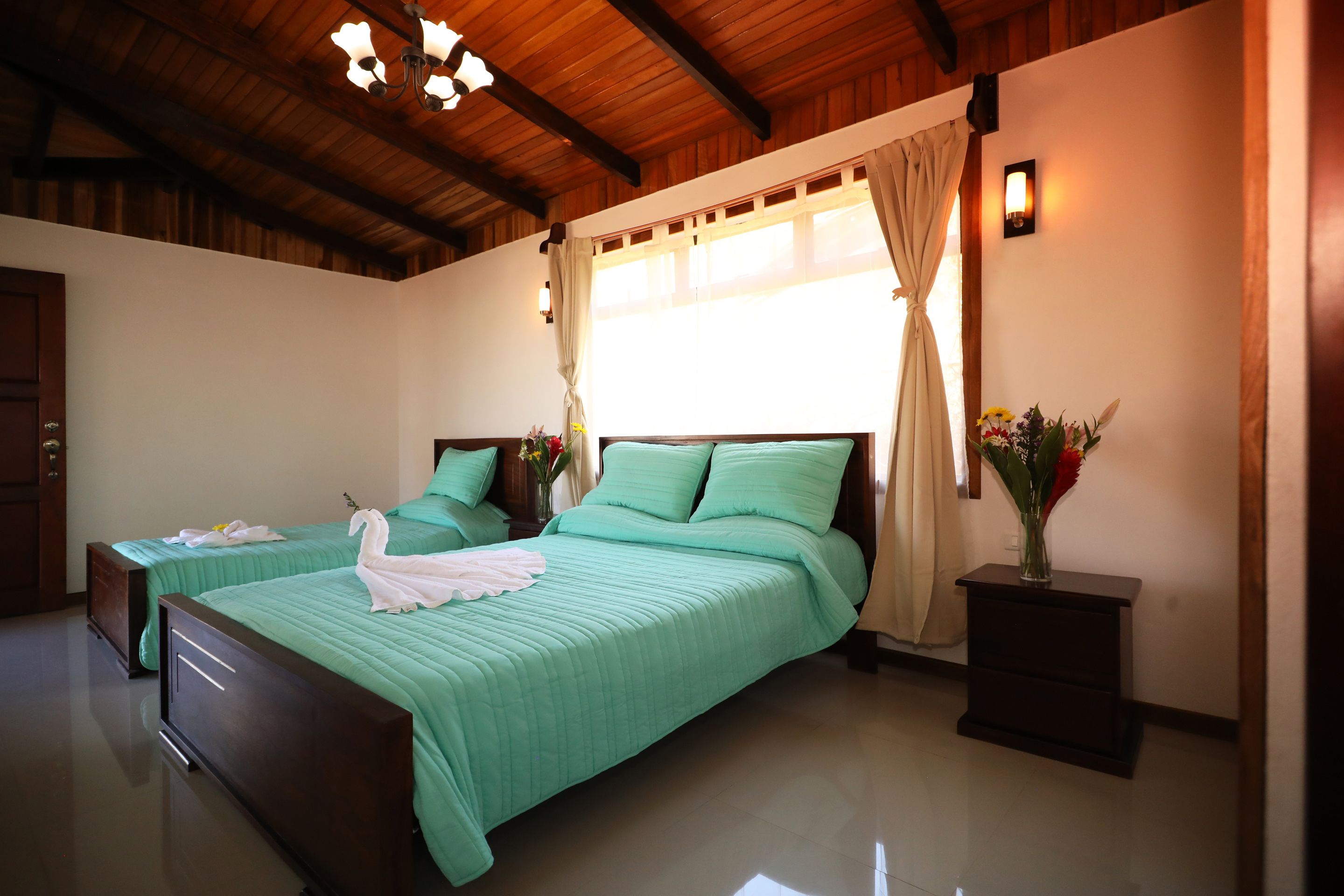 Quarto Triplo Superior, vista para o jardim, junto ao jardim | Wi-fi grátis 