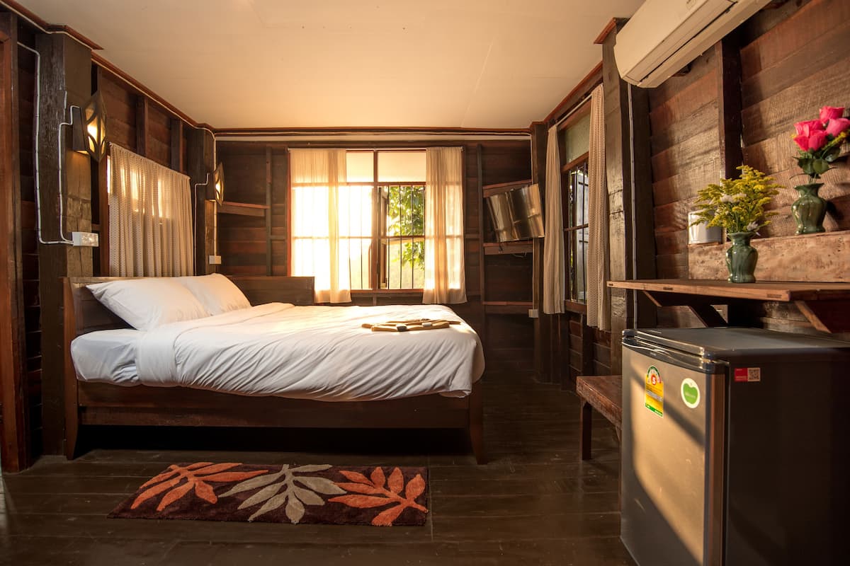 Standard Double Room with Garden View | Ferros/tábuas de passar roupa, camas extras/dobráveis (sobretaxa)