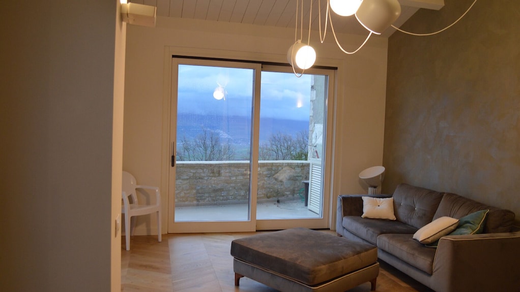 Château Du 13ème Siècle En Italie - Montefalco