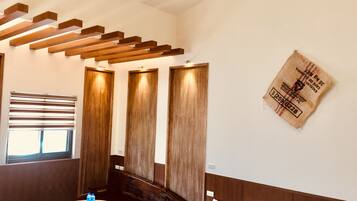 Casa Gallery, 2 camas individuais | Secretária, quartos insonorizados, roupa de cama fornecida