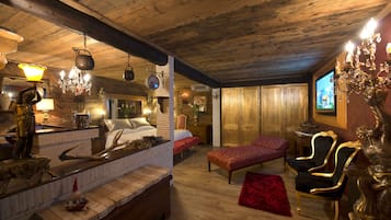 Suite Romântica, 1 quarto, sauna, no rés do chão (Paradise) | 1 quarto, roupa de alta qualidade, edredões de penas