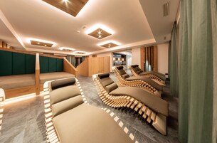 Sala(s) para tratamentos a casais, sauna, banheira de hidromassagem 