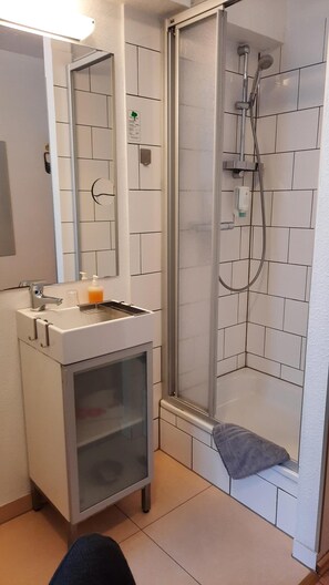 Quarto Individual Económico (Einzelzimmer Economy) | 1 quarto, quartos insonorizados 
