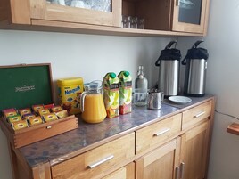 Pequeno-almoço tipo buffet diário incluído 
