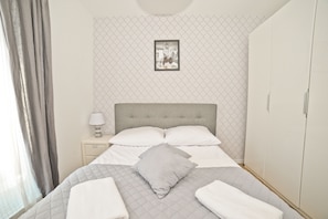 Apartamento Superior, varanda | 1 quarto, roupa de cama fornecida 